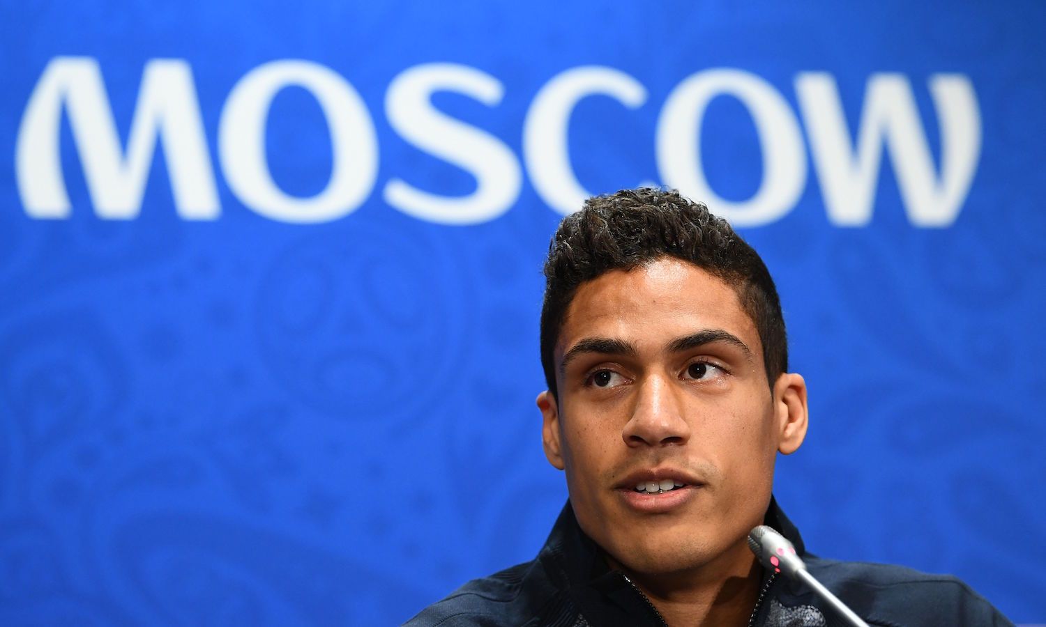 Infortunio per Varane all'esordio col Como: le condizioni del difensore ...