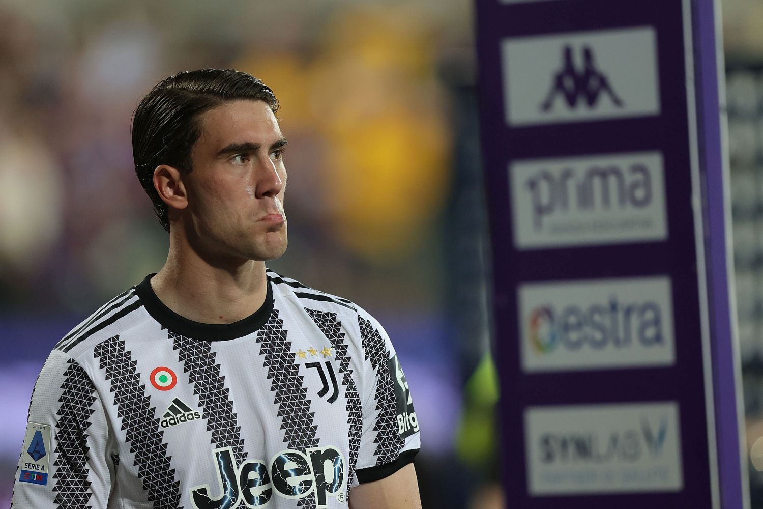 PSG, gli ultras contro l'arrivo di Vlahovic: 'Ti tagliamo le tre dita ...