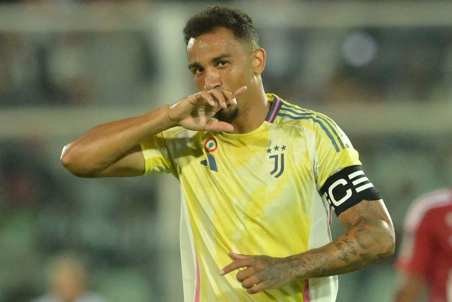 Danilo ancora titolare in Juventus-Parma: cosa si nasconde dietro la ...