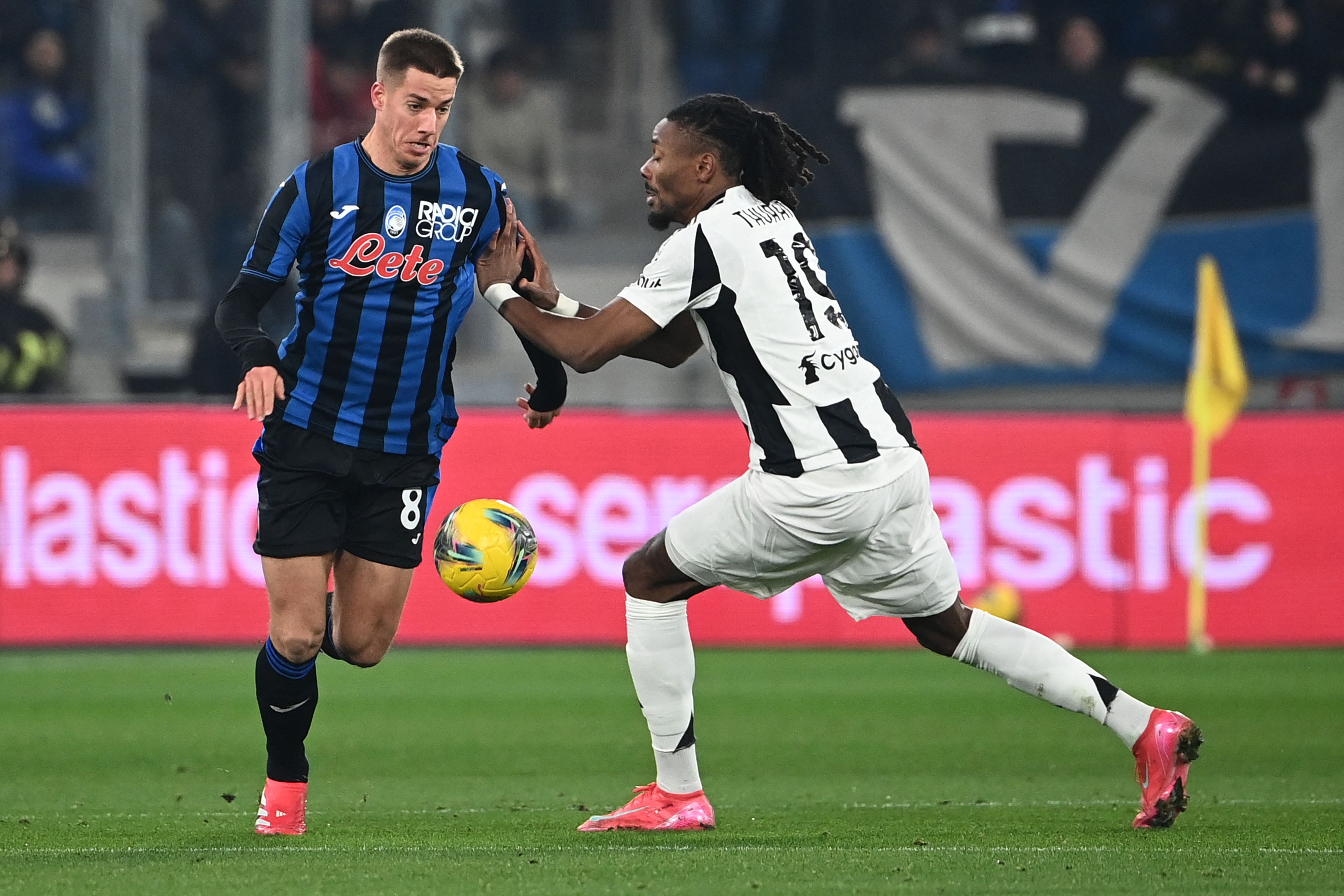 Atalanta-Juventus, la moviola: gomitata di Kolasinac, graziato dall ...